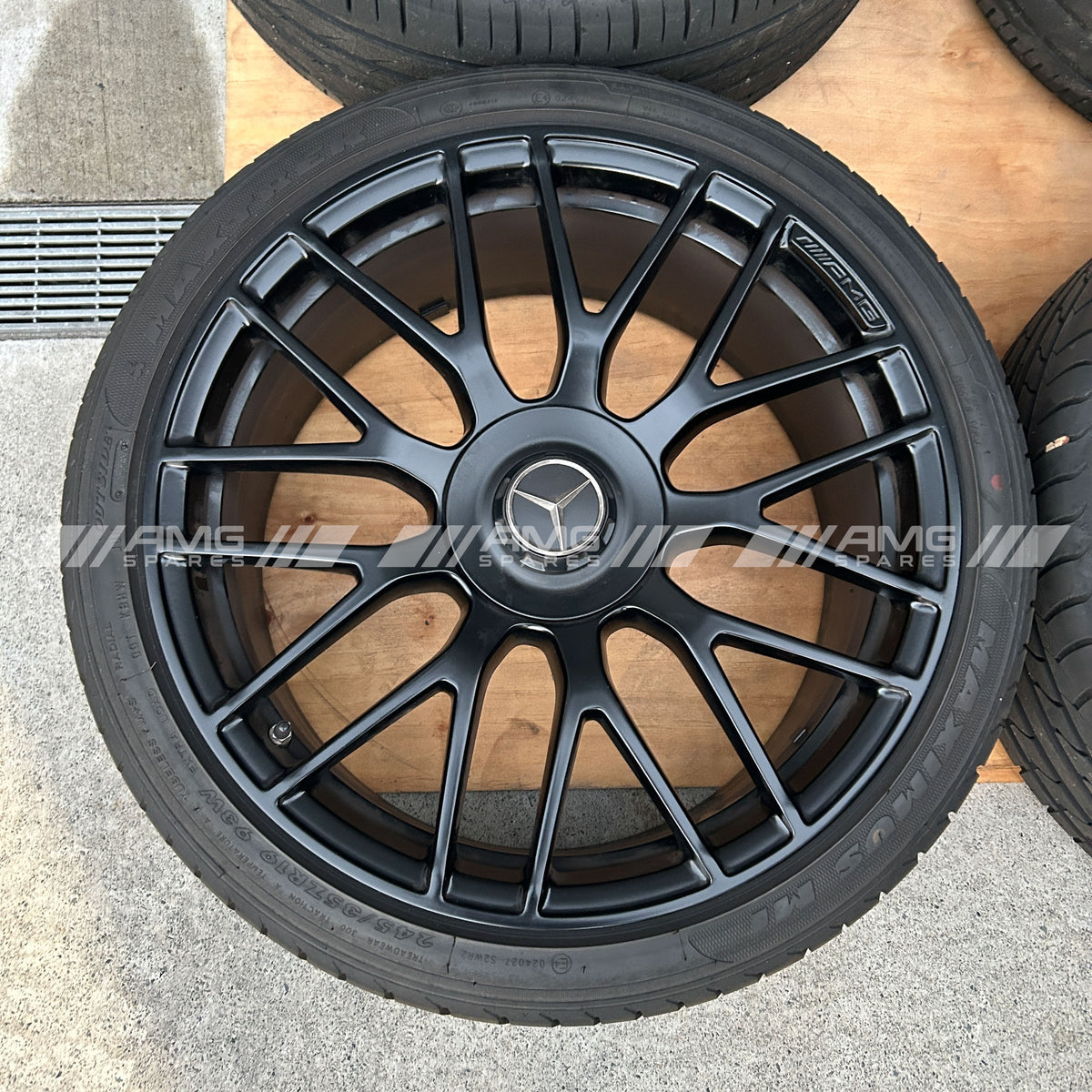 C63s Sedan All-black #2 AMG W205 wheels A2054011700 A2054011800 – AMG ...